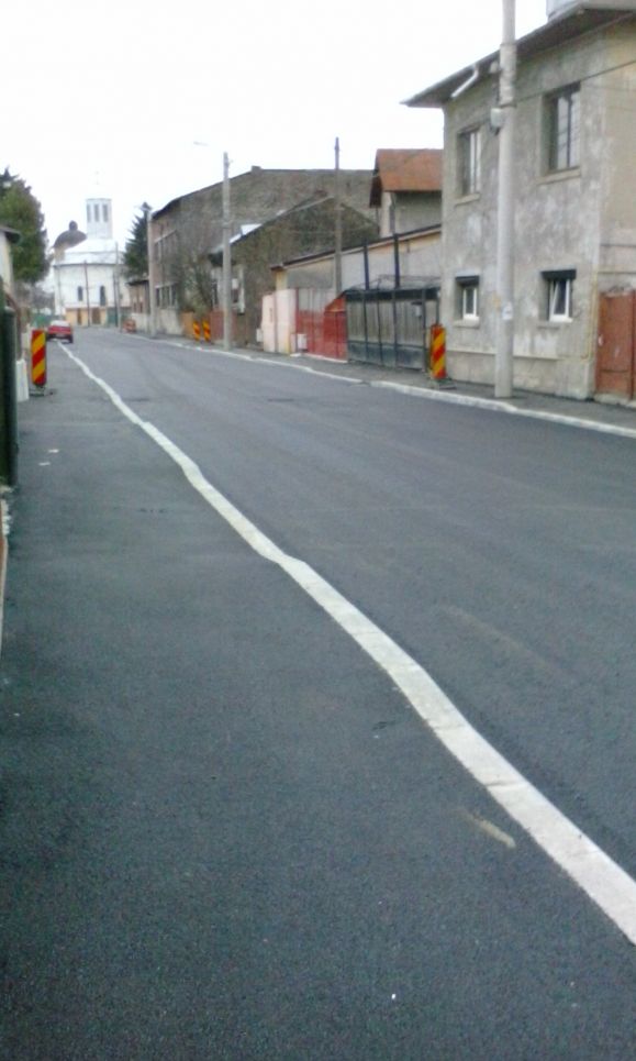 Strada din Ploieşti asfaltată ca în Las Fierbinţi FOTO - Observatorul ...