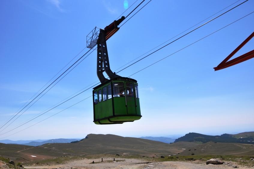 Societatea Teleferic a majorat tarifele. Cât costă să urci cu ...
