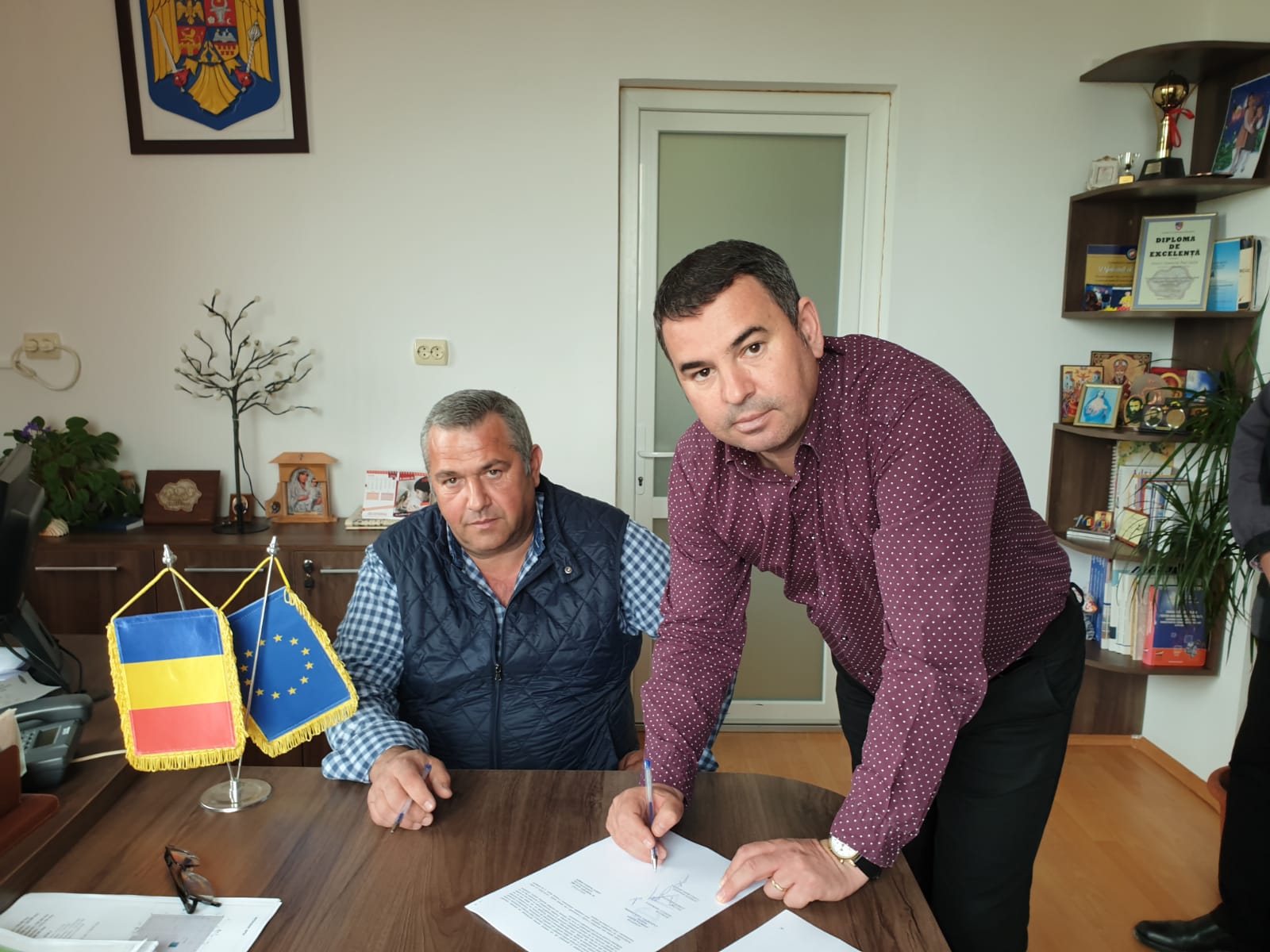 A fost semnat contractul de execuție a sistemului de distribuție de ...