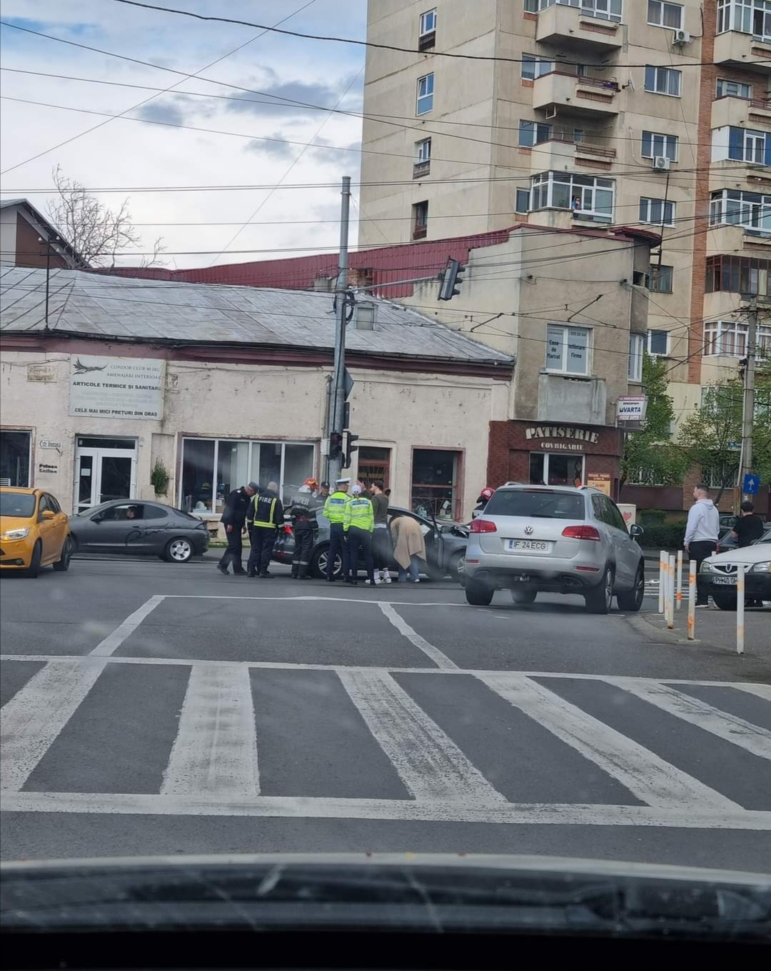 Accident în Sâmbăta Mare, în zona „Covrigi Calzi”. O femeie de 33 de ...