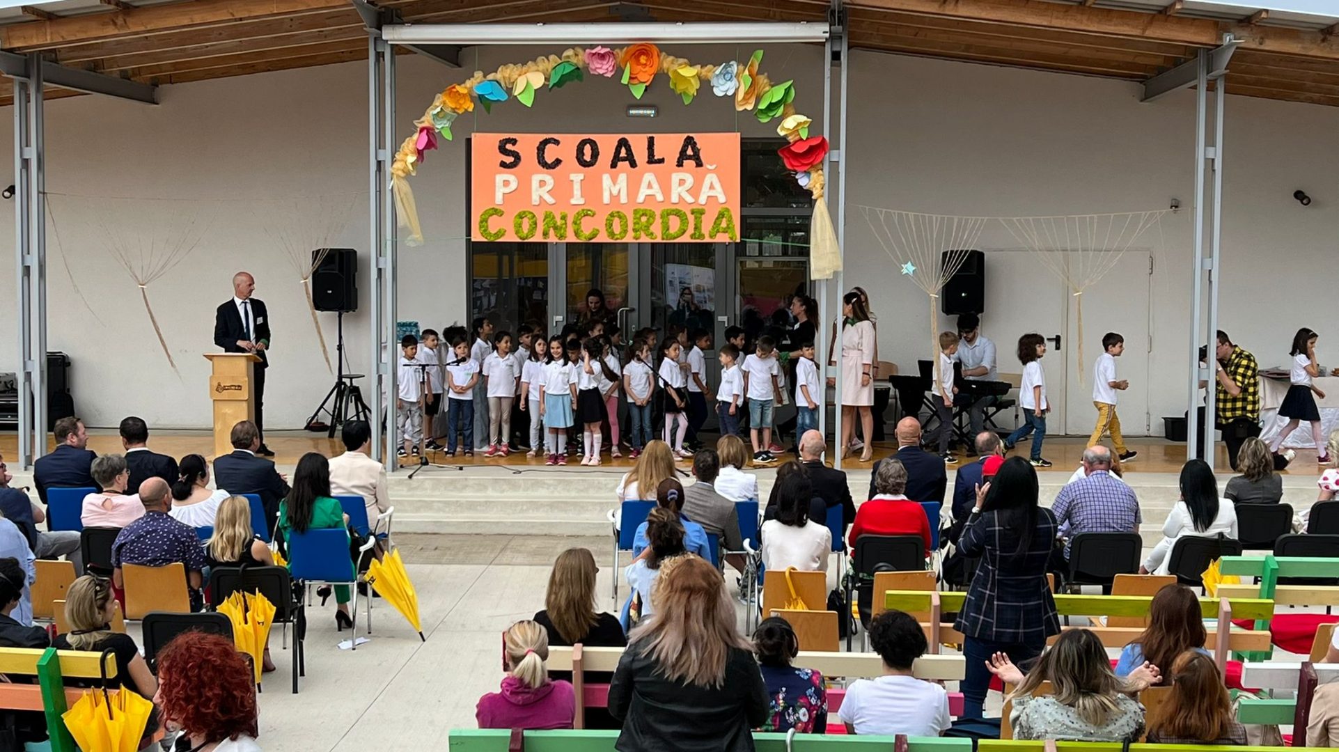 Cum arată Școala Primară Concordia de lângă Ploiești, ridicată din ...