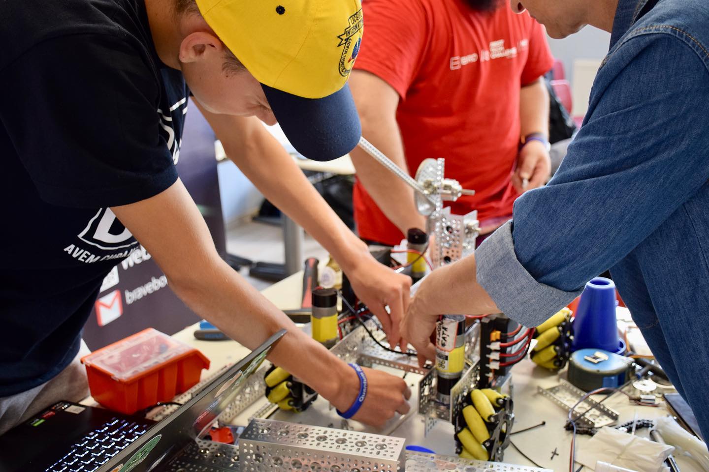 RoboWeekend la Ploiești. Copiii pot participa la experimente ...