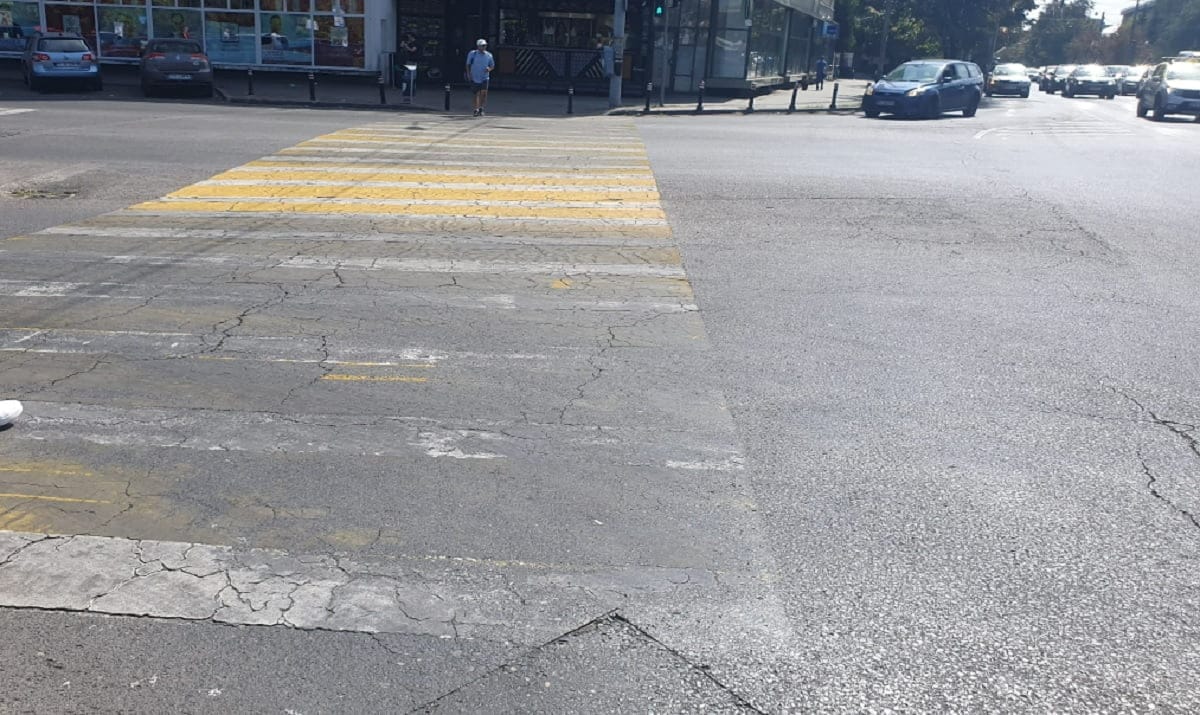 Trecerile de pietoni din zona centrală din Ploiești, în stare ...