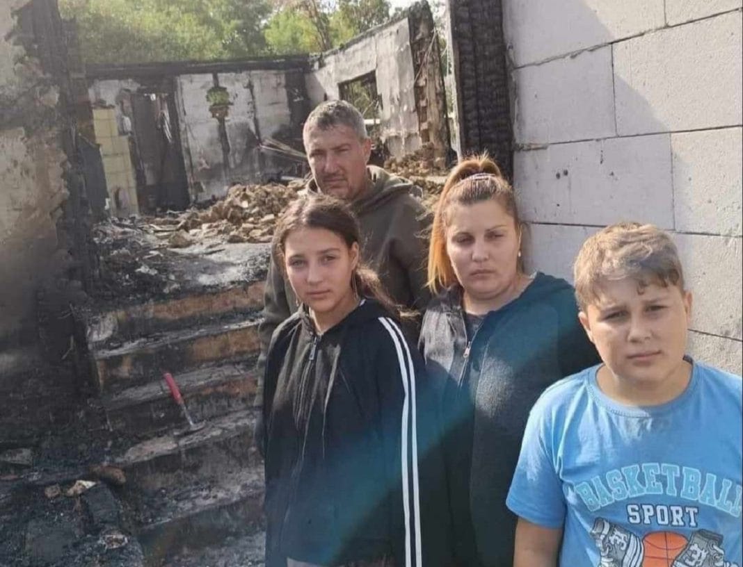 O familie din Lapoș şi-a privit agoniseala de-o viaţă făcută scrum de ...