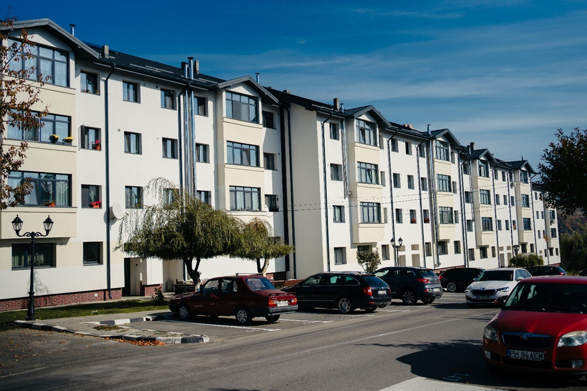 Cum arată blocurile reabilitate termic de la Mâneciu - Observatorul ...